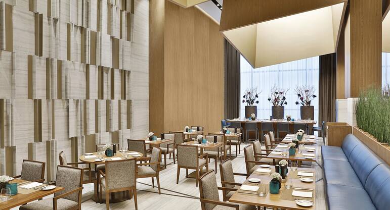 Upyard Rooftop Bar - Courtyard by Marriott Al Barsha - dizzer