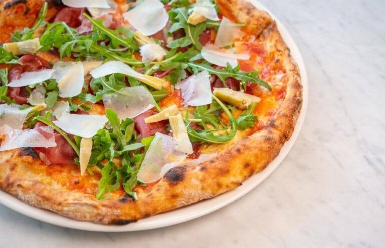 Pizza Sunday - La Strega - Le Royal Meridien Beach Resort and Spa - dizzer