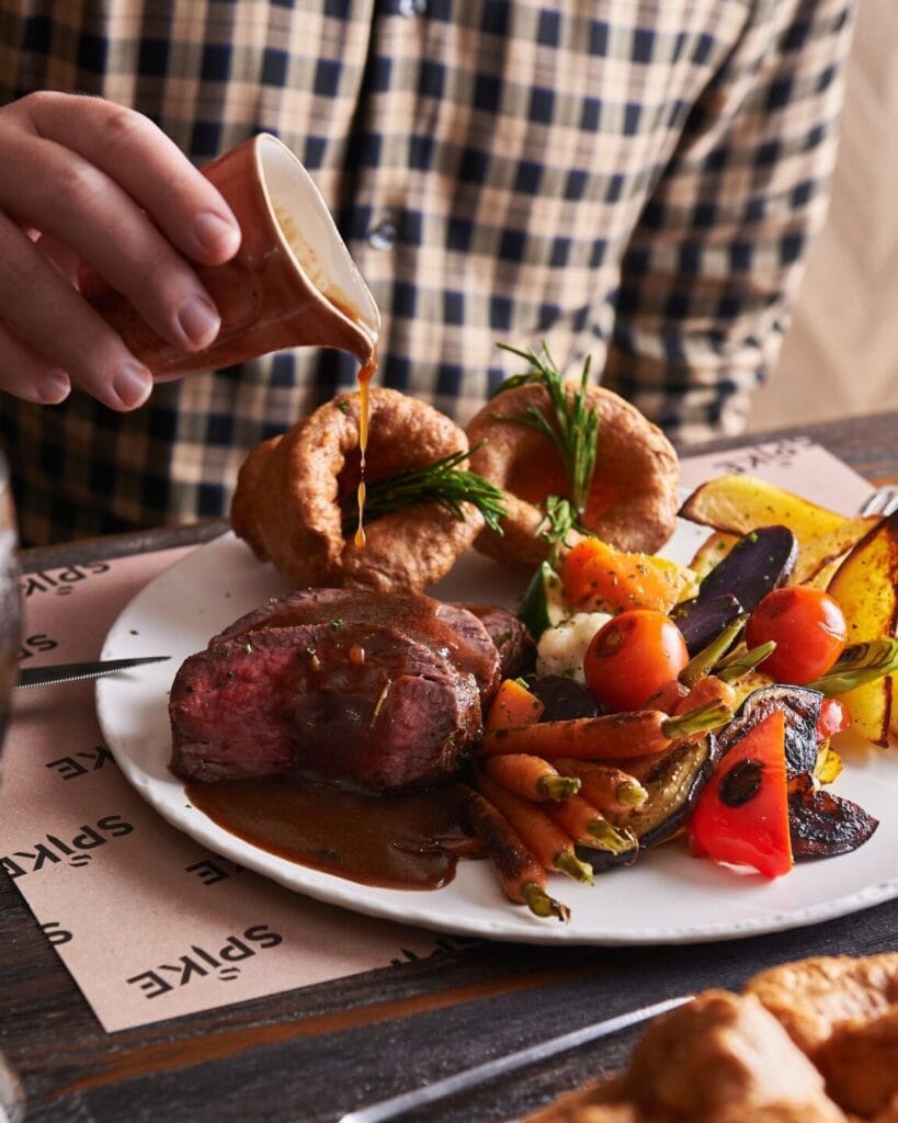 Sunday Family Roast - Joe's Backyard - Jumeirah Islands Clubhouse - dizzer