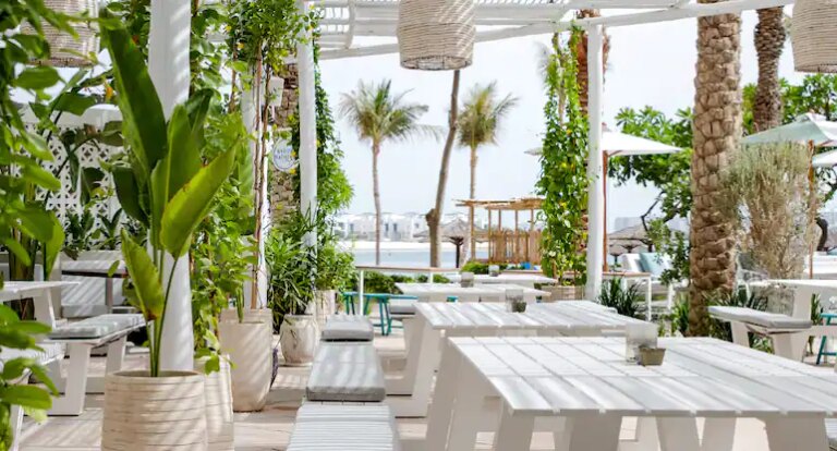The Byron Bathers Club - Palm Jumeirah - dizzer