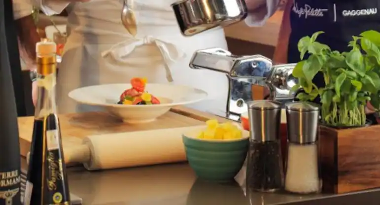 Flow Kitchen - Fairmont The Palm - dizzer