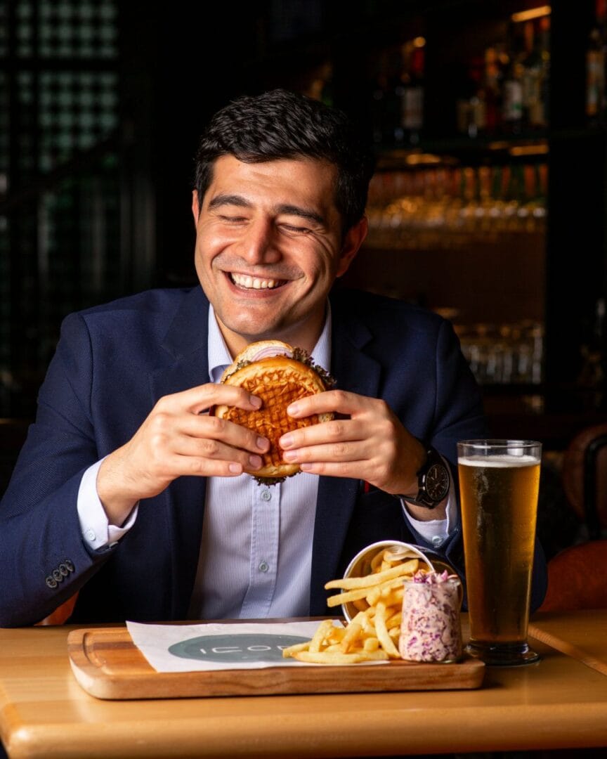 BURGER ME - ICON Bar & Lounge - Radisson Blu - dizzer