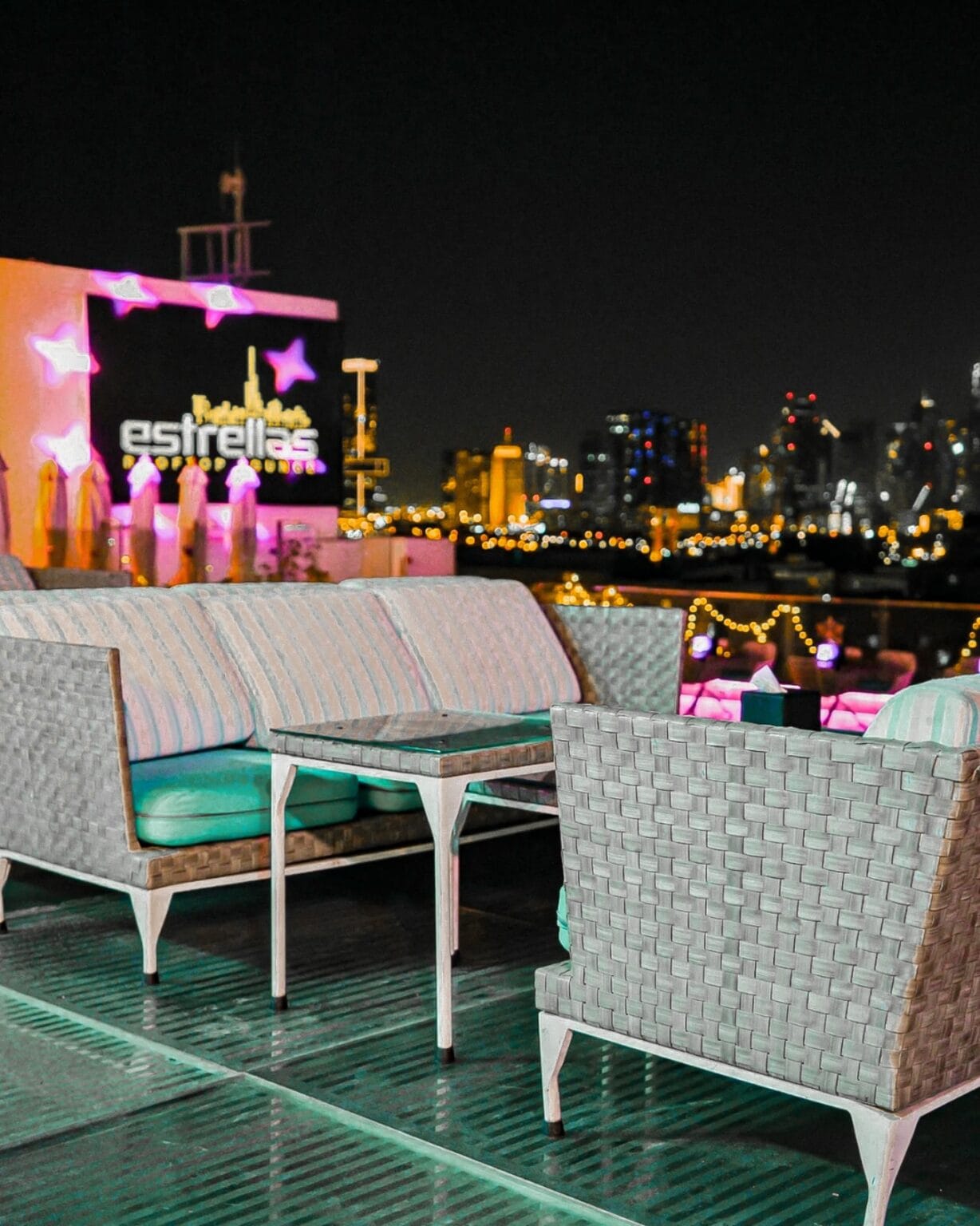 Monday Madness Alert - Estrellas Rooftop Lounge - The Canvas Hotel - dizzer