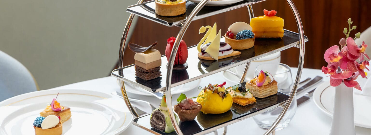 Royal Afternoon Tea - Queens Grill - Queen Elizabeth 2 - dizzer